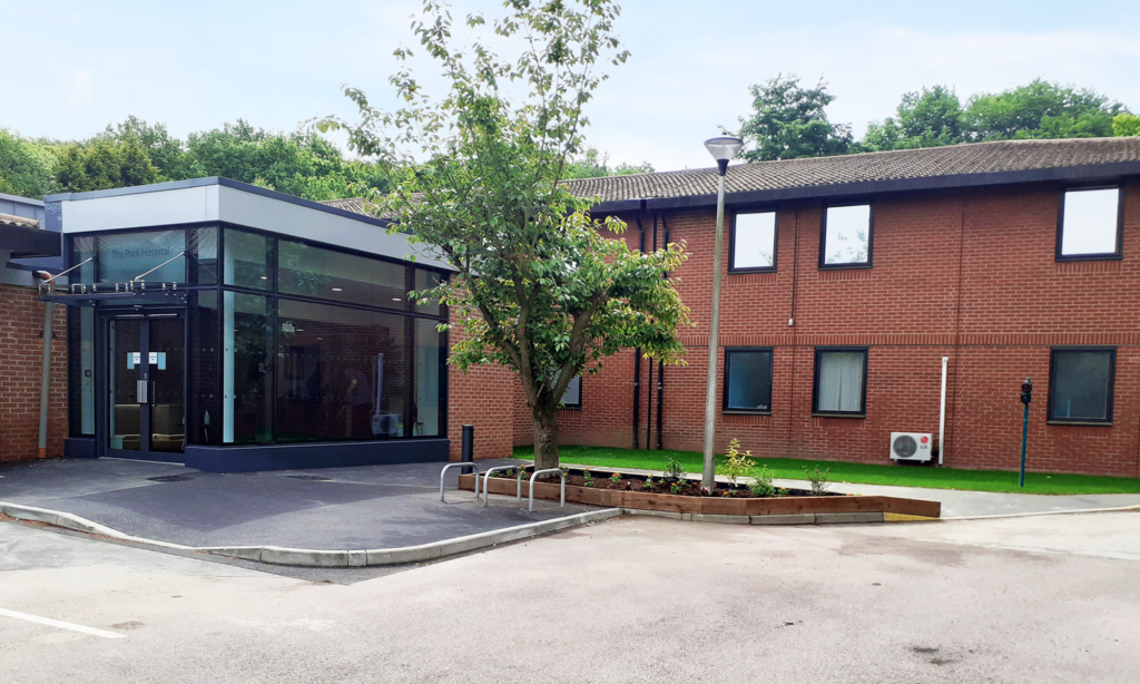 Outpatients Department Entrance, Nottingham - Ikon Architects Outpatients Department Entrance, Nottingham - Ikon Architects